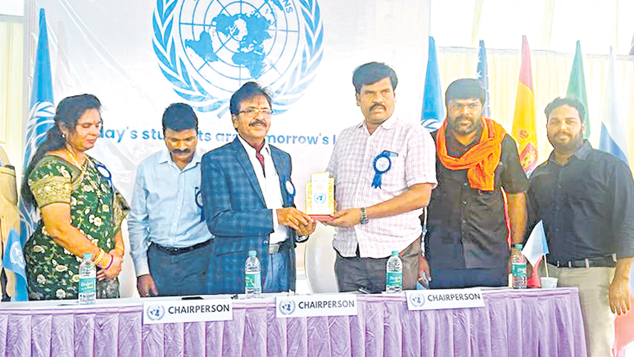 మోడల్‌ యునైటెడ్‌ నేషన్స్‌ కాన్ఫరెన్స్‌లో... నారాయణ విద్యార్థుల ప్రతిభ ...