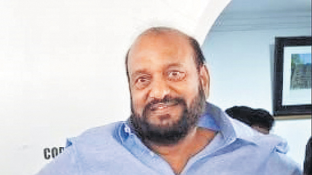 జేసీ ప్రభాకర్‌రెడ్డికి ఈడీ షాక్‌ | ED shock for JC Prabhakar Reddy