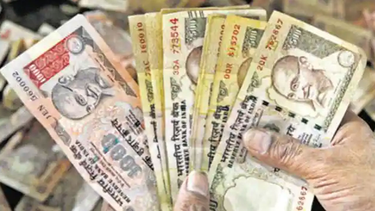 Old Currency: పాత రూ.500, రూ.1000 నోట్లు మీ వద్ద ఇంకా ఉన్నాయా..? అయితే ...