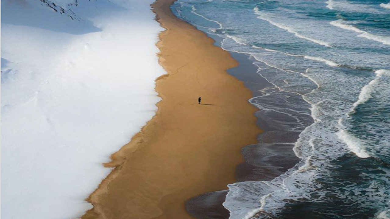 Stunning photo: ఒకే ఫొటోలో మంచు, ఇసుక, సముద్రం.. జపాన్ బీచ్‌లో అరుదైన ...