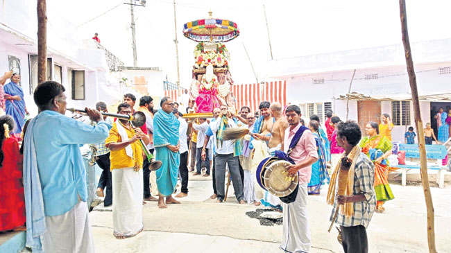 మట్టపల్లిలో భక్తవత్సలుడికి గరుడోత్సవం | Garudatsavam for devotees in ...