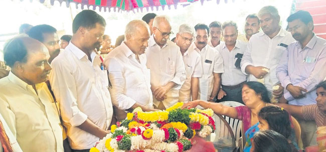 సీపీఐ జిల్లా నేత నర్సింహారెడ్డి గుండెపోటుతో మృతి | CPI district leader ...