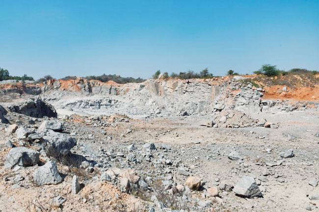 అడ్డగోలుగా మైనింగ్‌ | Horizontal mining