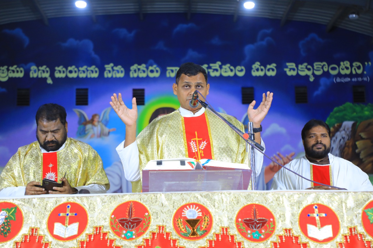 తోటివారిపట్ల సోదర ప్రేమతో జీవించాలి | thoti vari patla sodhara ...