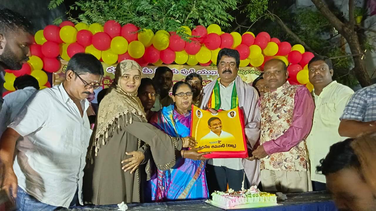 క్రిస్మస్‌ కానుకలు ఎక్కడ జగన్‌రెడ్డి | krismass kanukalu ekkada jagan reddy