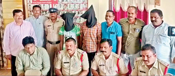 12 తులాల బంగారం స్వాధీనం | 12 talas of gold seized