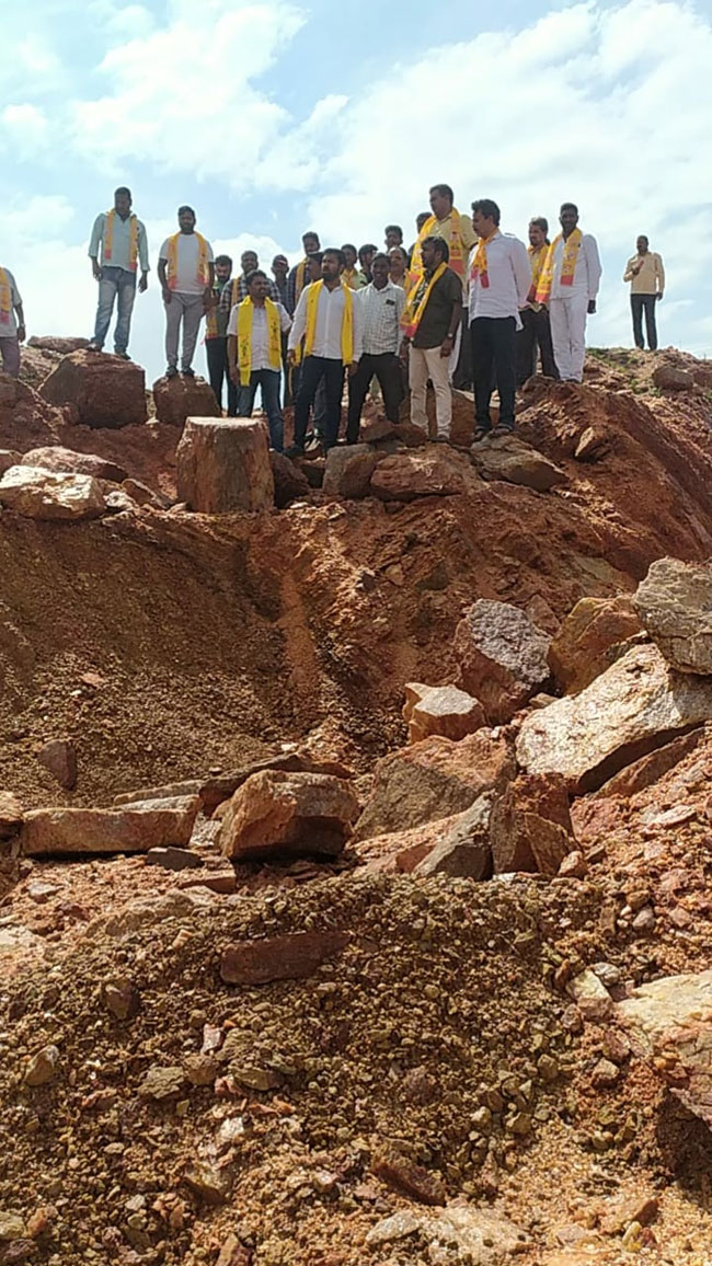 ‘కనిగిరి’లో రూ. వెయ్యి కోట్ల గ్రావెల్‌ దోపిడీ | thousand crores of ...