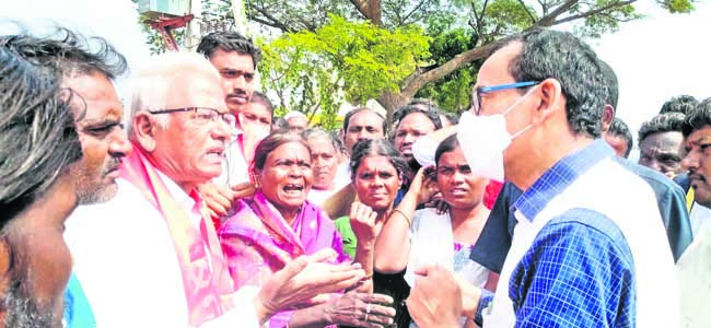 ఏపీఐఐసీ చైర్మనను అరెస్టు చేయాలి | apiic chairmain item