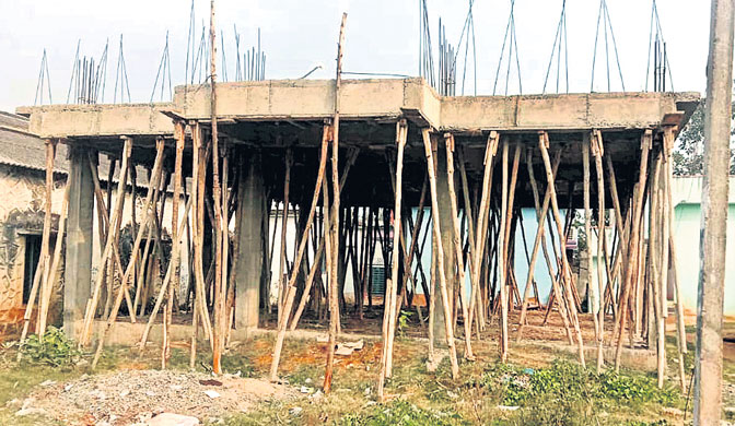 నత్తనడకన భవన నిర్మాణాలు | Slump building structures