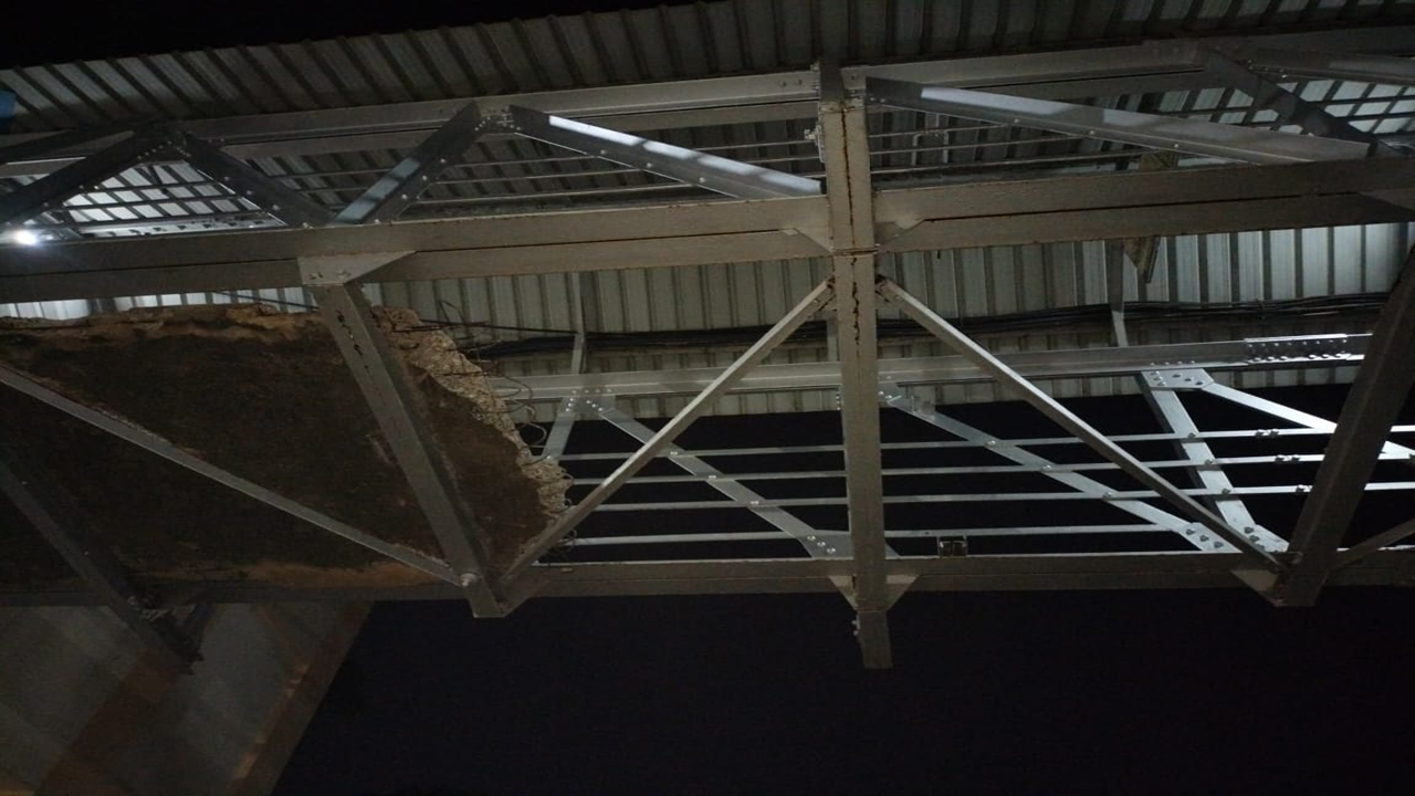 రైల్వే ప్లాట్‌ఫాం వంతెన ధ్వంసం | rail plot form bridge damage