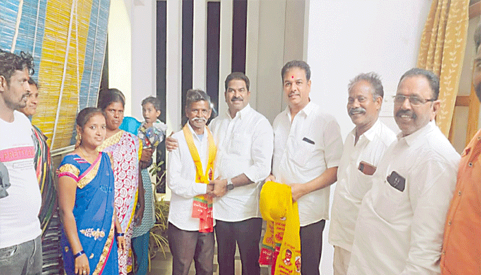 టీడీపీలో కార్యకర్తలకు సముచిత స్థానం | prathipadu tdp incharge varapula ...