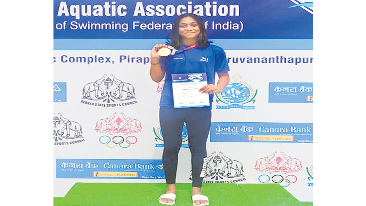 Rithvika: స్విమ్మింగ్‌లో రిత్విక నయా రికార్డు | Rithvika's new record ...