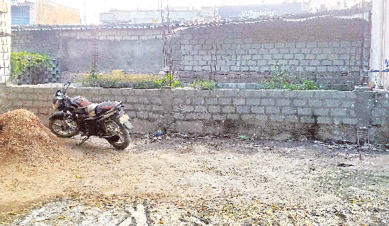 పునాదికే పరిమితమైన సులభ్‌ కాంప్లెక్స్‌ | Sulabh complex limited to ...