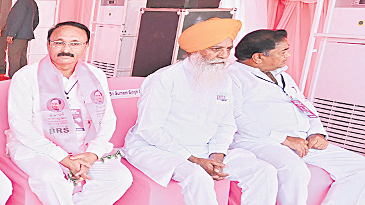 Chandrasekhar: గులాబీ తోటలో అనామక పుష్పం! | BRS AP Chief Chandrasekhar ...