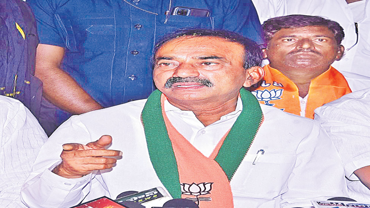 Etala Rajender : ప్రతిపక్షాల్లో కోవర్టులు! | Coverts in the opposition!