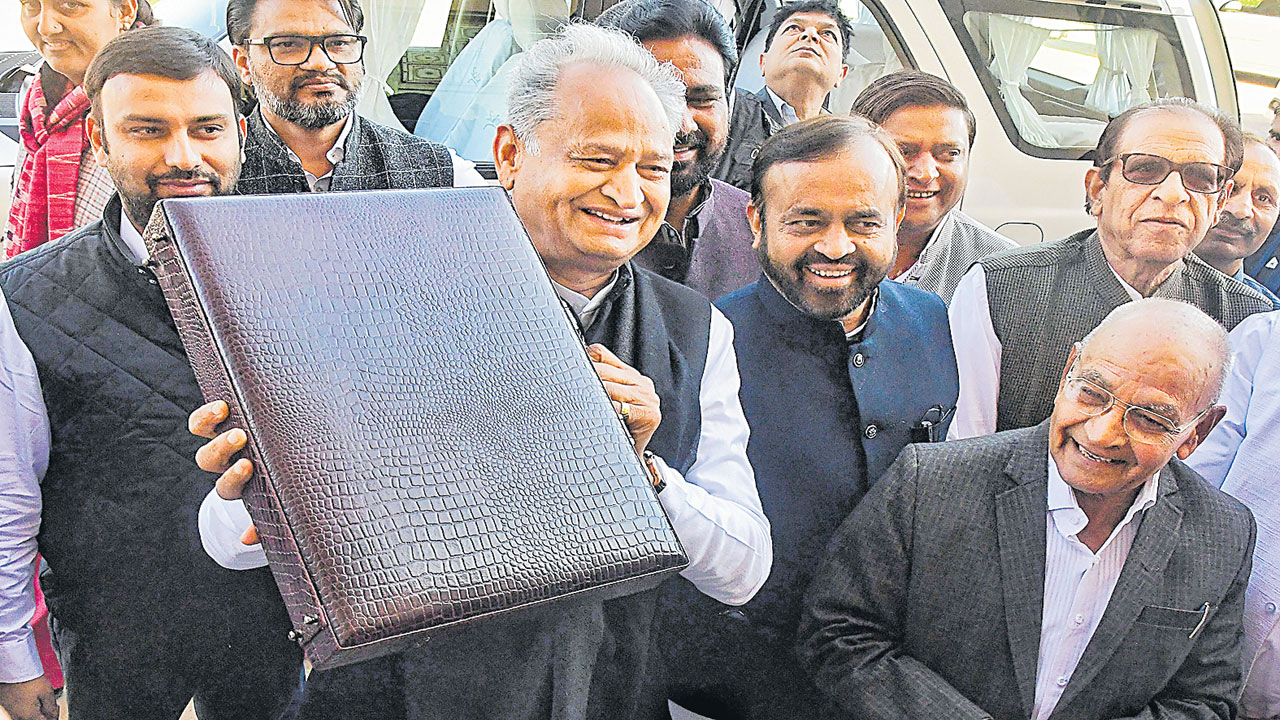 Ashok Gahlot Budget : గహ్లోత్‌ నోట పాత పద్దు | Chief Minister Ashok ...