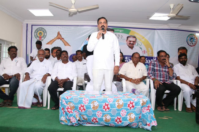 అర్హులైన వారికి ఇంటికే పింఛన్లు : కాకాణి | arkulaku pinchanlu