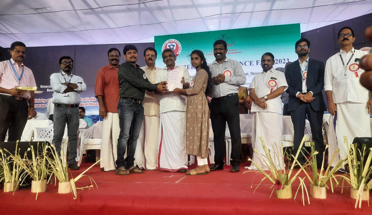 సౌత్‌ ఇండియా సైన్స్‌ఫెయిర్‌లో అహ్మదీపూర్‌ విద్యార్థిని ప్రతిభ ...