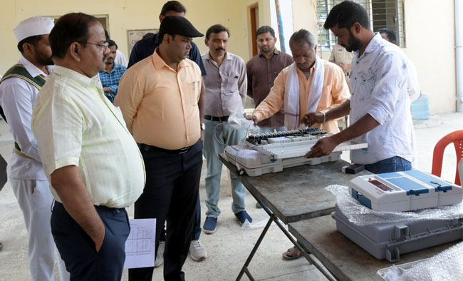 ఈవీఎం గోదాముల నిర్వహణ పకడ్బందీగా చేపట్టాలి: కలెక్టర్‌ రాహుల్‌రాజ్ ...