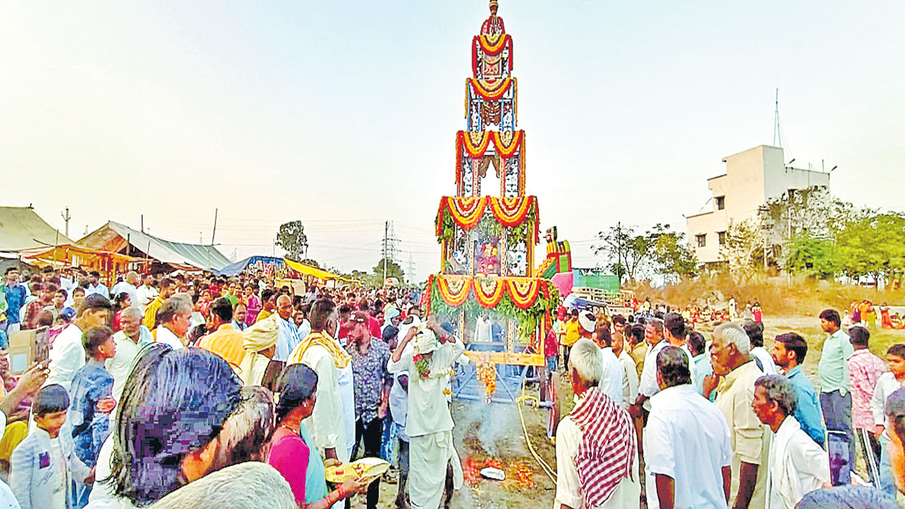 వైభవంగా బండెల ఎల్లమ్మ జాతర | Bandela Ellamma fair in splendor