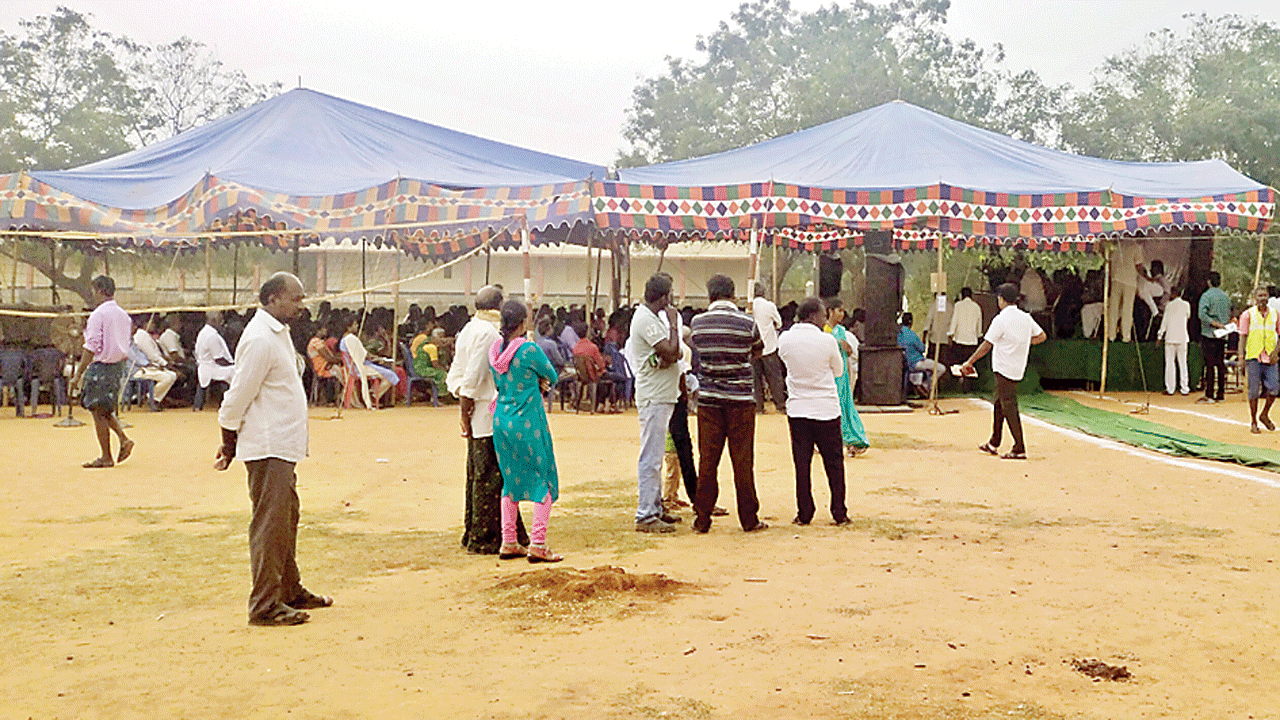 పరీక్ష కేంద్రంలోనే పెన్షన్ల సభ ? | pensions meeting in school