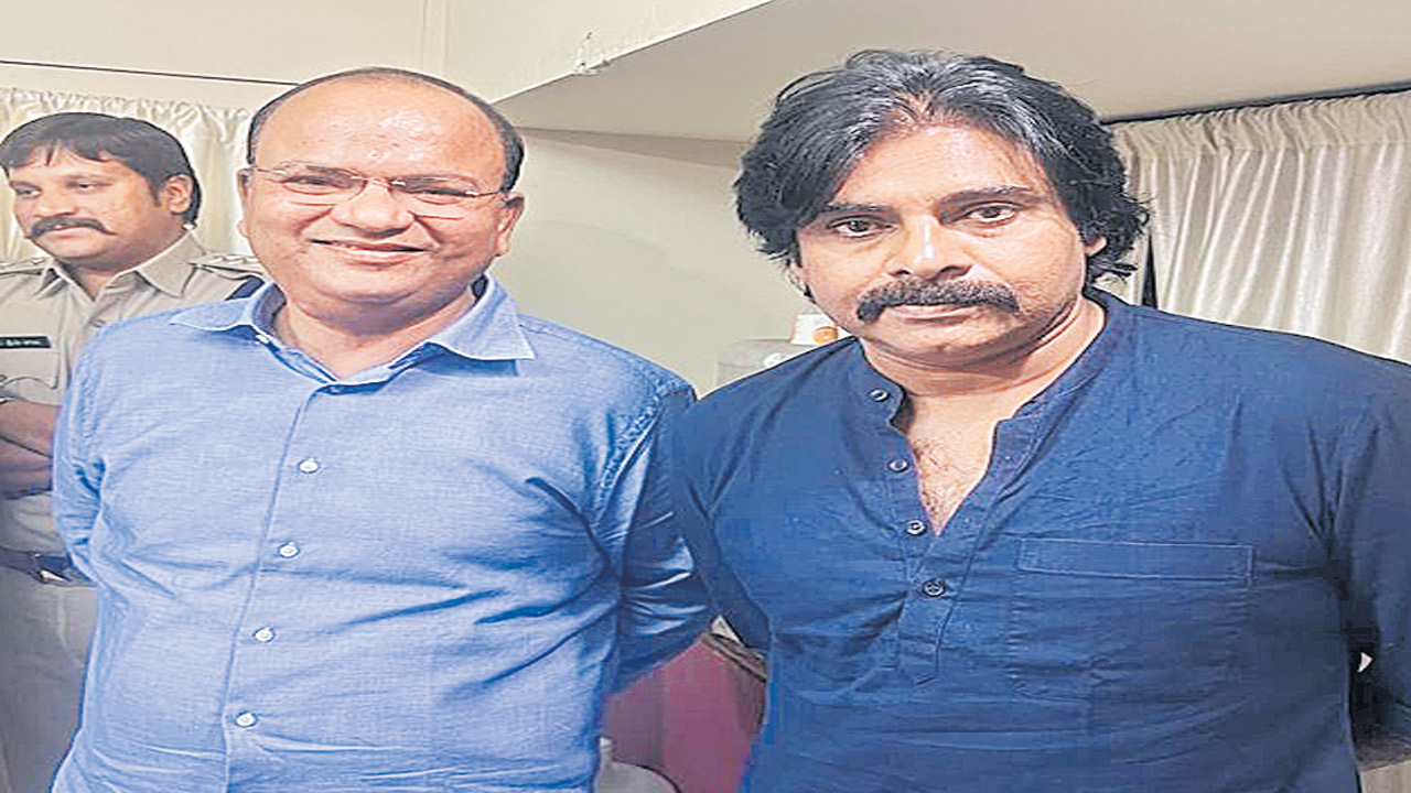 Pawan Kalyan: ఖైరతాబాద్‌ ఆర్టీఏ ఆఫీసులో పవన్‌ కల్యాణ్‌ | Pawan Kalyan ...