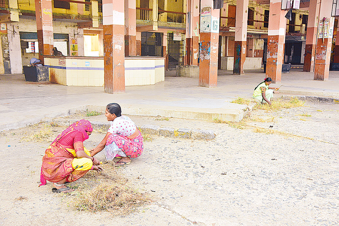 ఖమ్మం పాత బస్టాండ్‌కు పునర్‌వైభవం | Renovation of Khammam Old Bus Stand