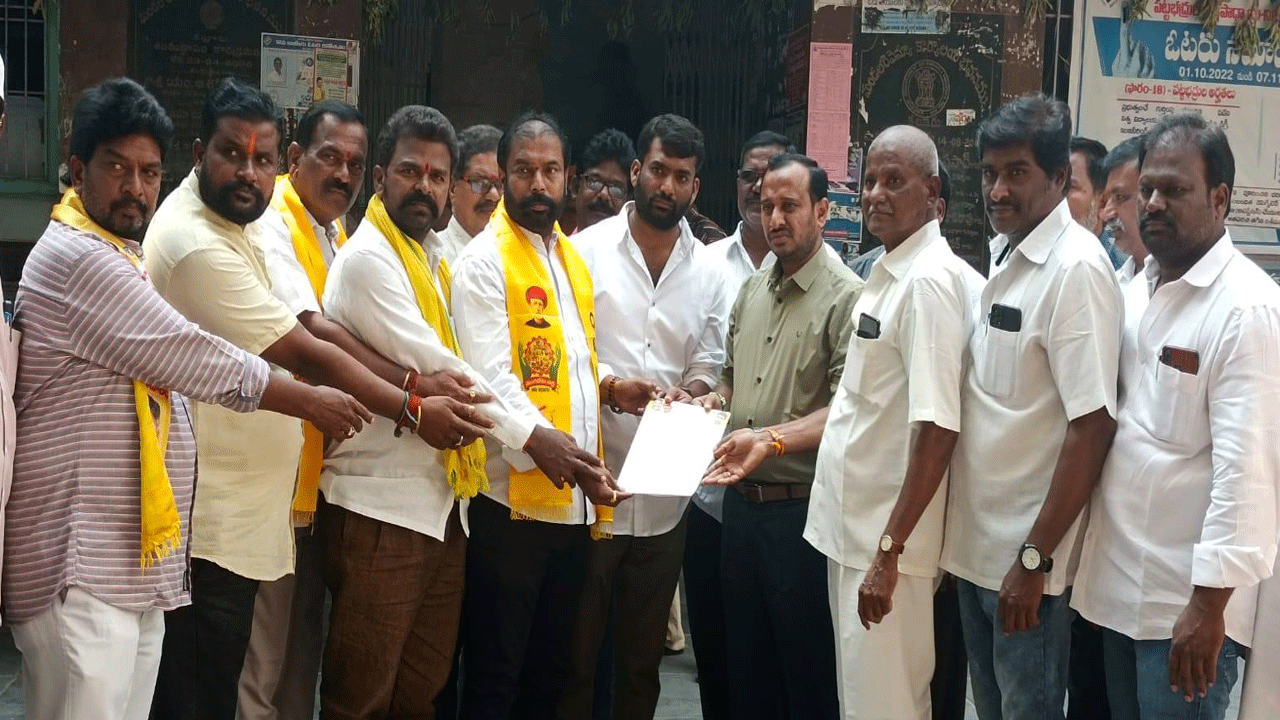 విదేశీ విద్యను దూరం చేసిన జగన్‌ | Jagan who distanced himself from ...