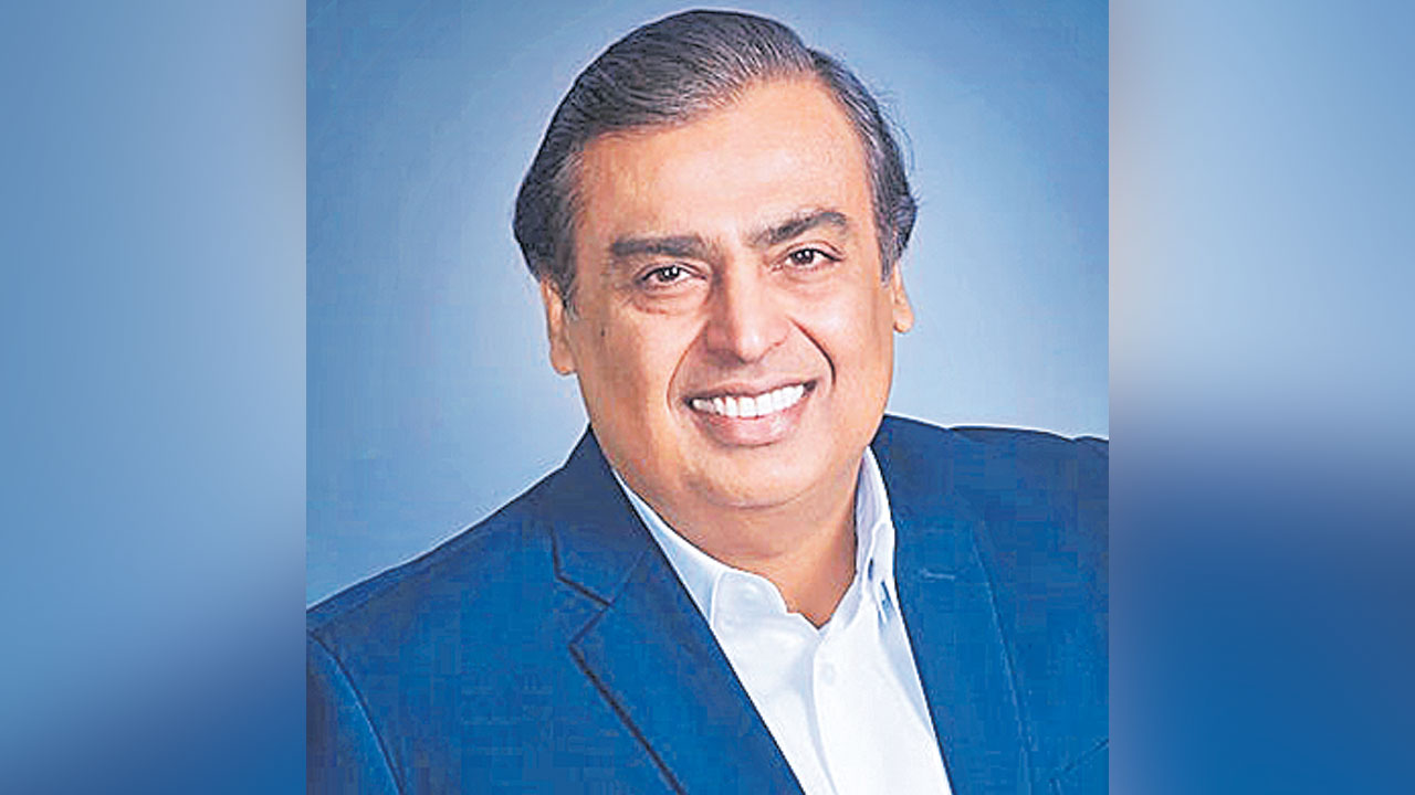 ముకేశ్‌ సారథ్యానికి 20 ఏళ్లు | Mukesh captaincy is 20 years old