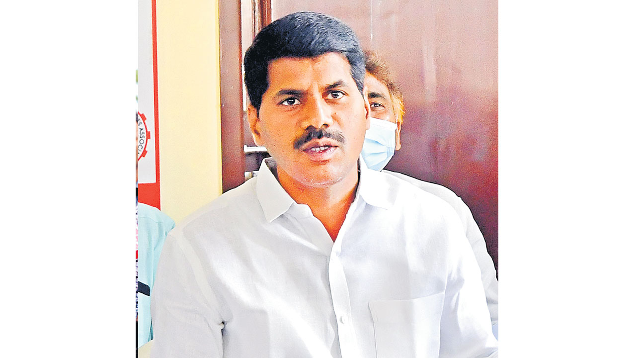 నేను జగన్‌ బంటును | APGEF Chairman Venkatrami Reddy
