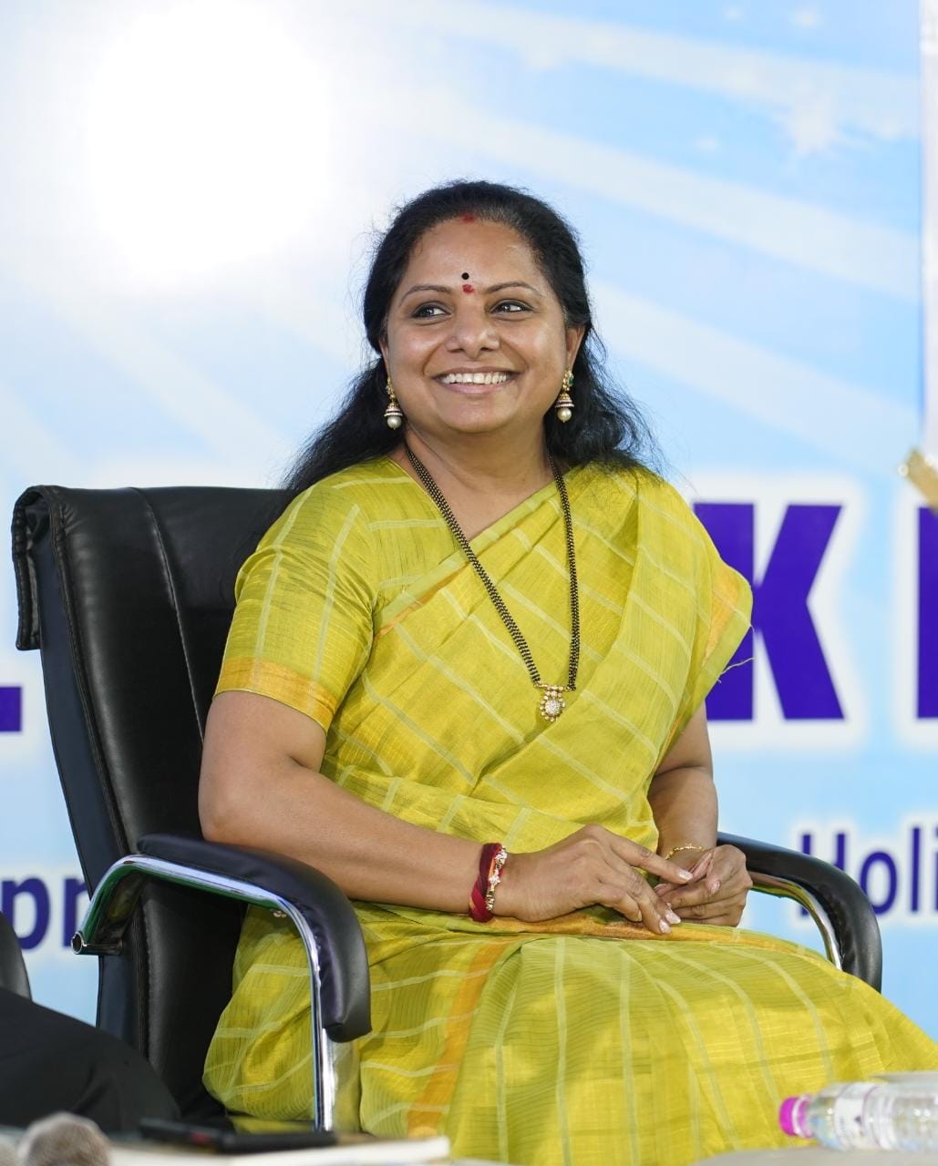 జాతీయ పుస్తక ప్రదర్శన సందర్శించారు ఎమ్మోల్సీ కవిత.. | M.L.C Kavitha visited the National Book Fair.