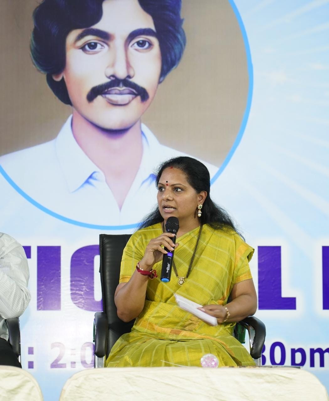 జాతీయ పుస్తక ప్రదర్శన సందర్శించారు ఎమ్మోల్సీ కవిత.. | M.L.C Kavitha visited the National Book Fair.