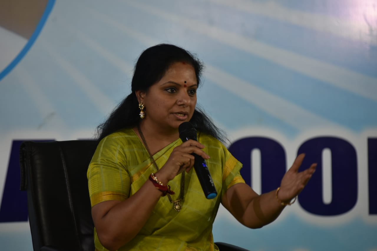 జాతీయ పుస్తక ప్రదర్శన సందర్శించారు ఎమ్మోల్సీ కవిత.. | M.L.C Kavitha visited the National Book Fair.