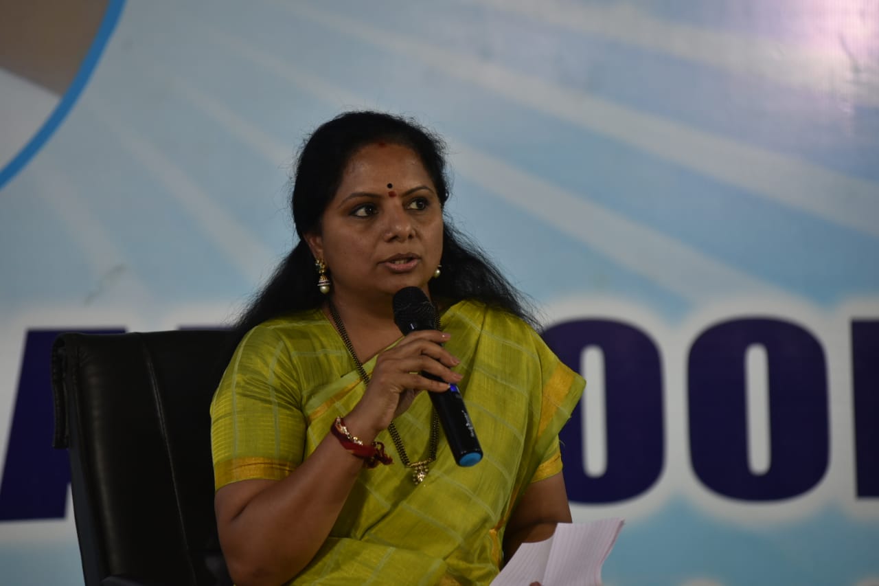 జాతీయ పుస్తక ప్రదర్శన సందర్శించారు ఎమ్మోల్సీ కవిత.. | M.L.C Kavitha visited the National Book Fair.