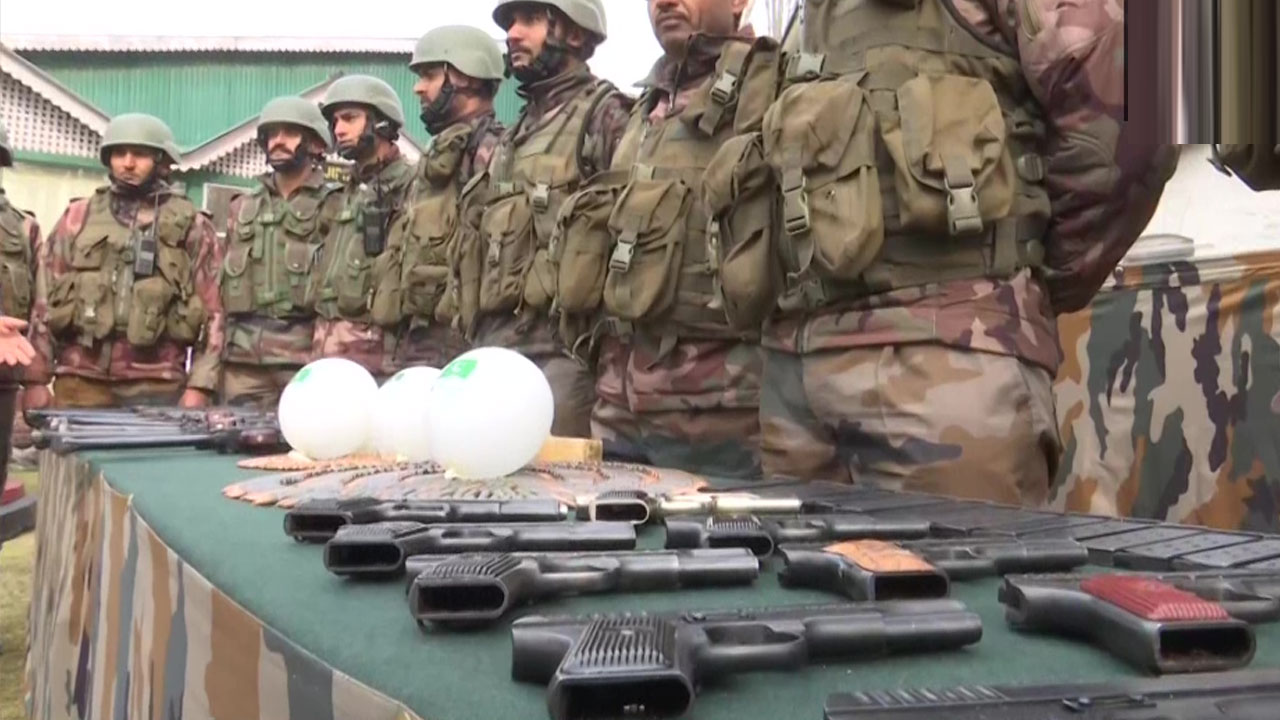 Jammu and Kashmir : ఉరి సెక్టర్‌లో భారీగా ఆయుధాల పట్టివేత | indian army ...