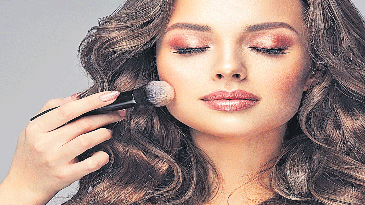 Makeup : మేకప్‌ ప్రొడక్ట్స్‌ వాడకం ఇలా... | How to use makeup products
