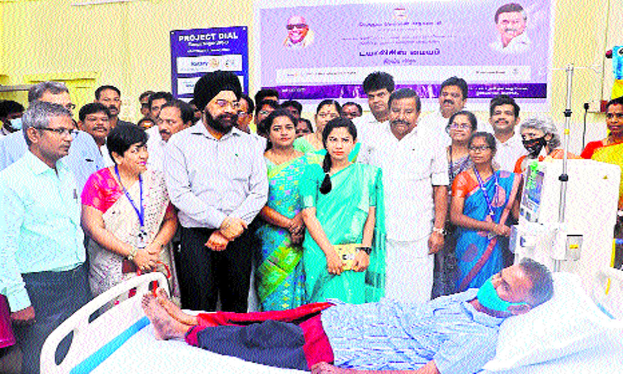 Minister: రోడ్ల అభివృద్ధికి రూ.500 కోట్లు | Minister: Rs.500 crores for ...
