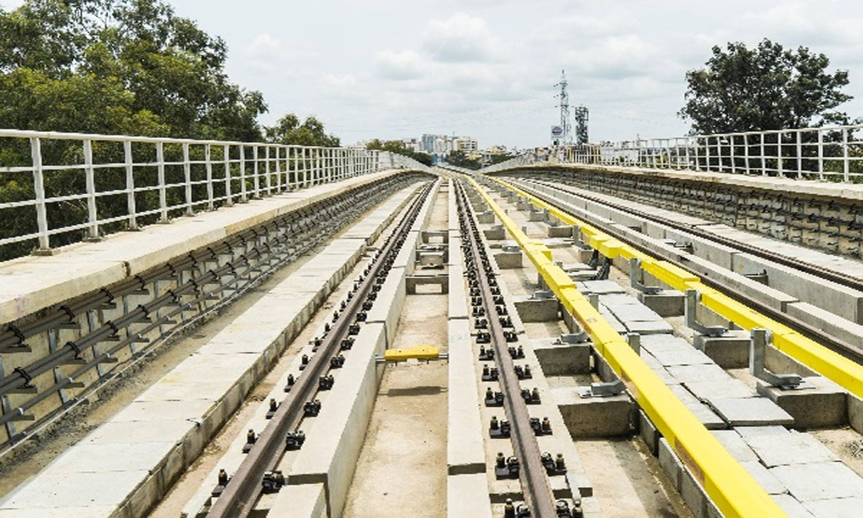 Metro rail tracks: మెట్రో రైలు పట్టాలకు పగుళ్లు | Metro rail tracks ...