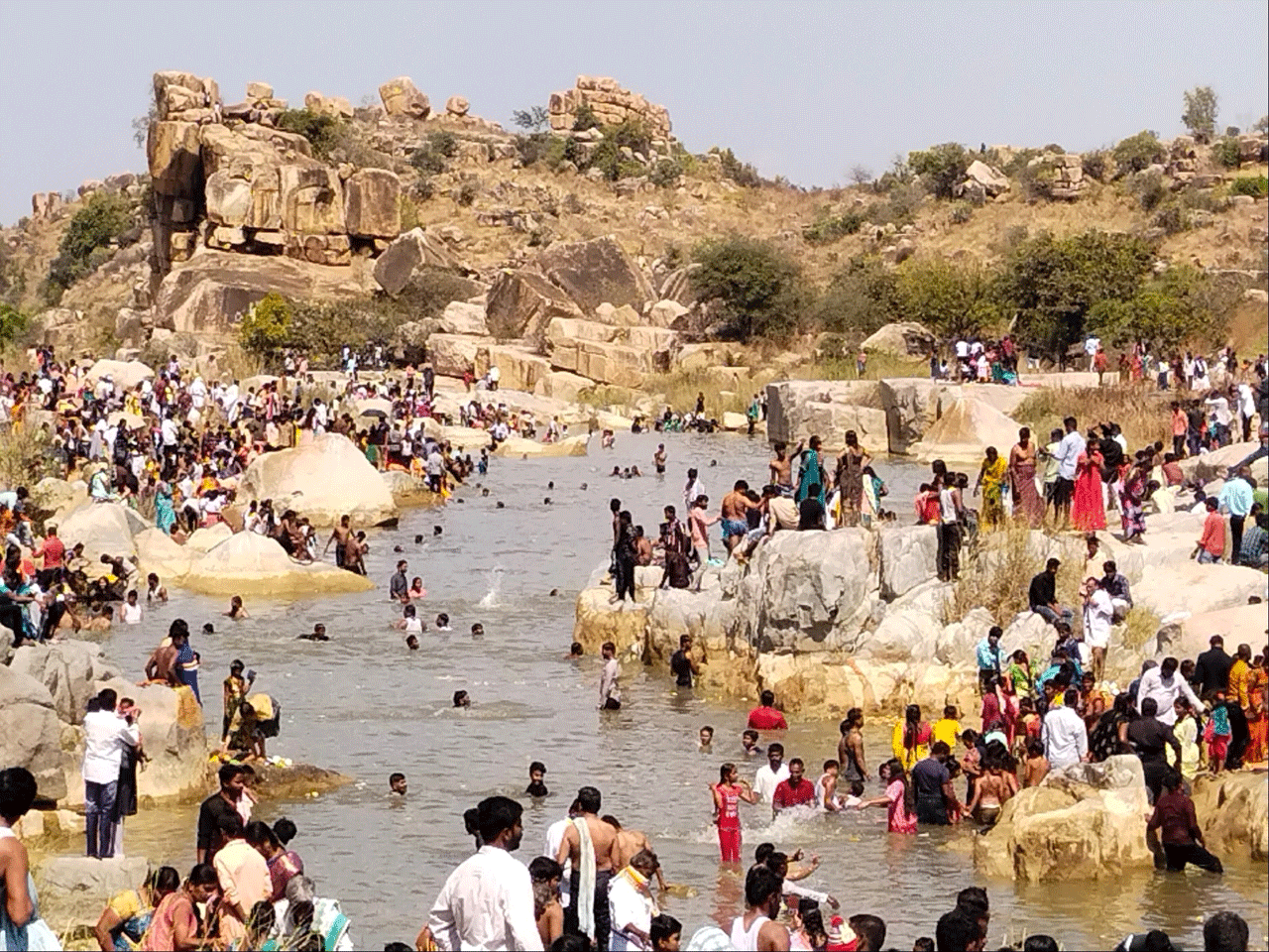 ఝరి జనసంద్రం | Jhari population