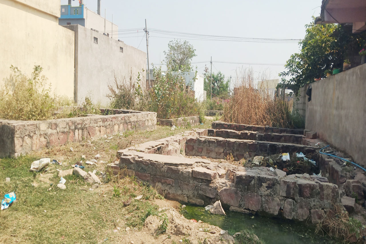 పేదల స్థలాలపై పెద్దల కన్ను | Elder's eye on poor places