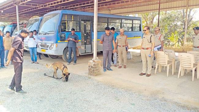 రోడ్డు భద్రత అందరి బాధ్యత : ఎస్పీ | Road safety is everyone's ...