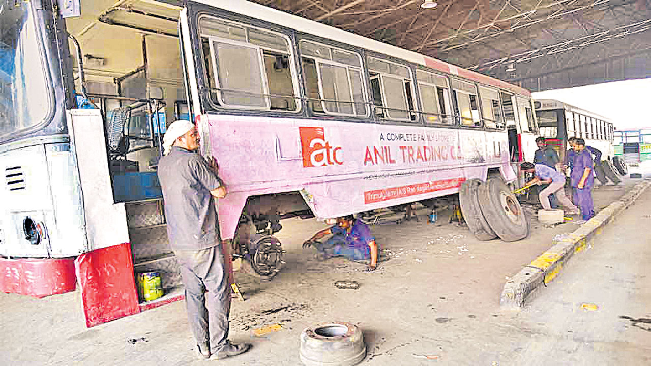 సగానికి సగం.. తుక్కే! | Half to half.. Tukke!