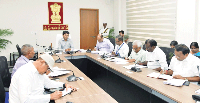 నిర్దేశించిన సమయంలోనే పనులు పూర్తి చేయాలి | The work should be ...