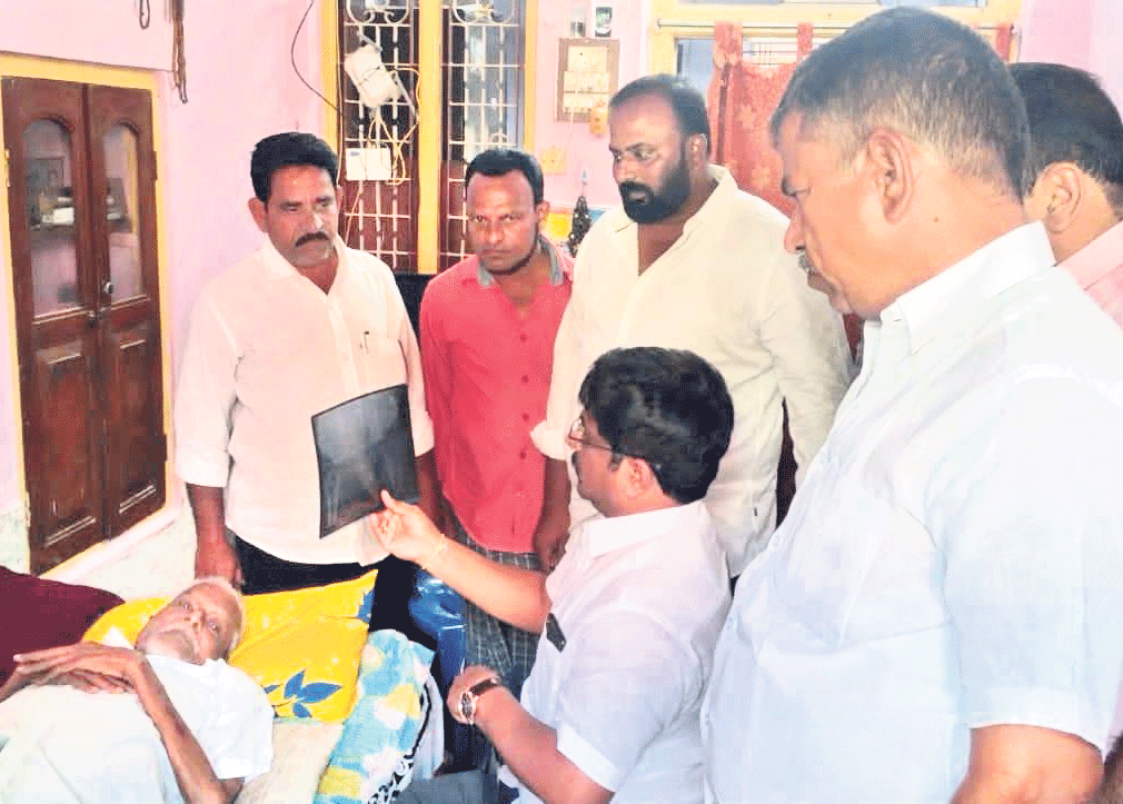 పరామర్శలు, పలకరింపులతో బిజీగా ఉగ్ర | Ugra is busy with greetings and ...