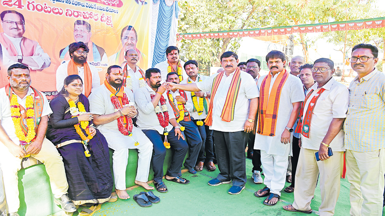 Vishnu Kumar Raju : వైసీపీ ప్రభుత్వం రాష్ట్రానికి పట్టిన చీడ | Vishnu ...