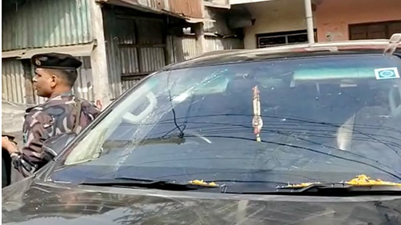 Convoy Attack: కేంద్ర మంత్రి కాన్వాయ్‌పై రాళ్ల దాడి.. | Union Minister ...