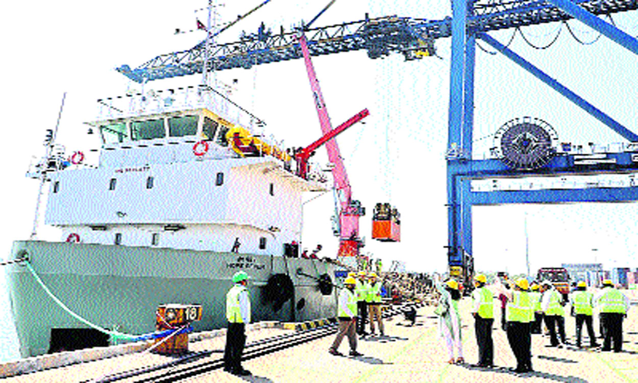 Ship: చెన్నై- పుదుచ్చేరి మధ్య సరకు నౌకాయానం ప్రారంభం | Ship ...