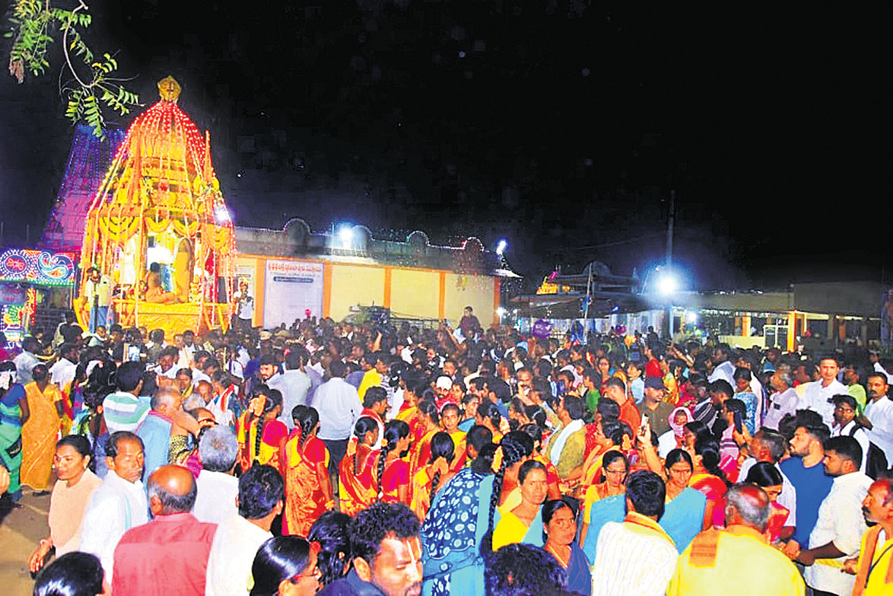 మార్మోగిన గోవింద నామస్మరణం | Kotancha Grand Fest