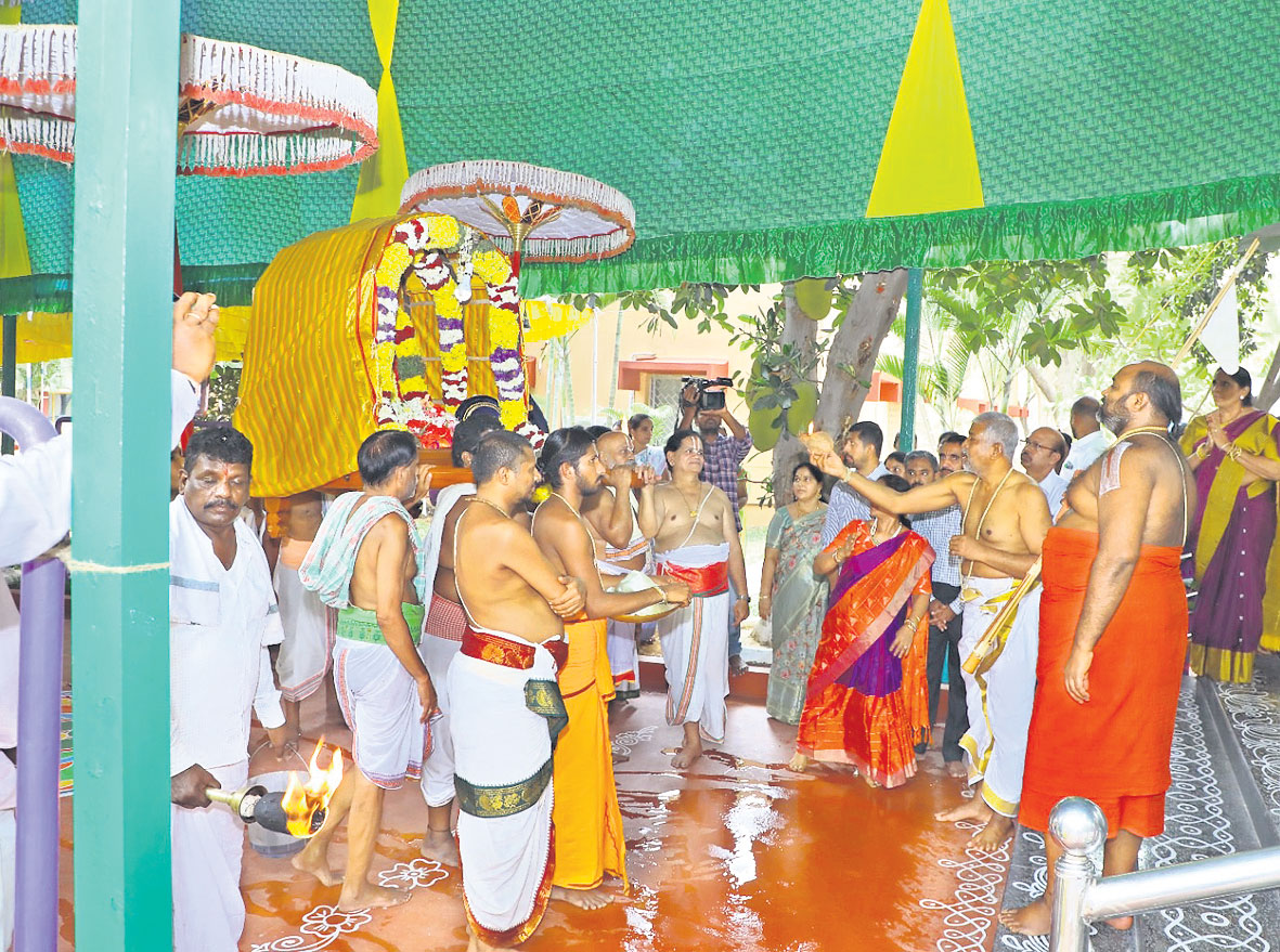 కన్నుల పండువగా ప్రణయకాల ఉత్సవం | Pranayaka festival as festival of eyes