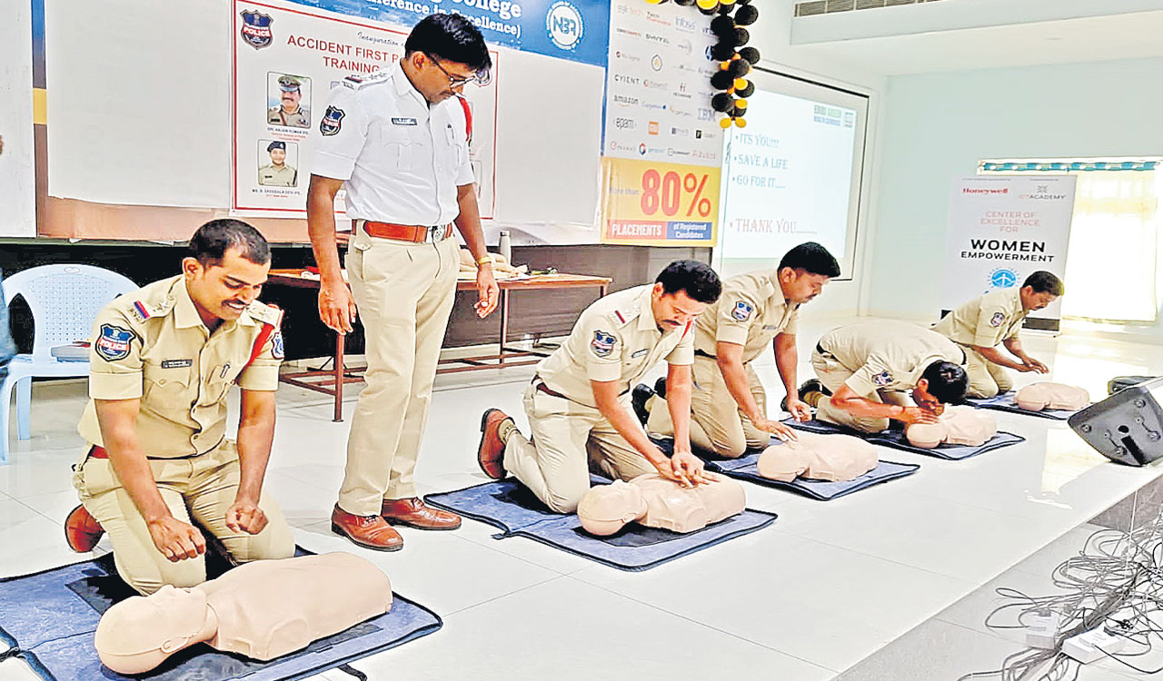 సీపీఆర్‌తో ప్రాణాలు కాపాడాలి | Save lives with CPR